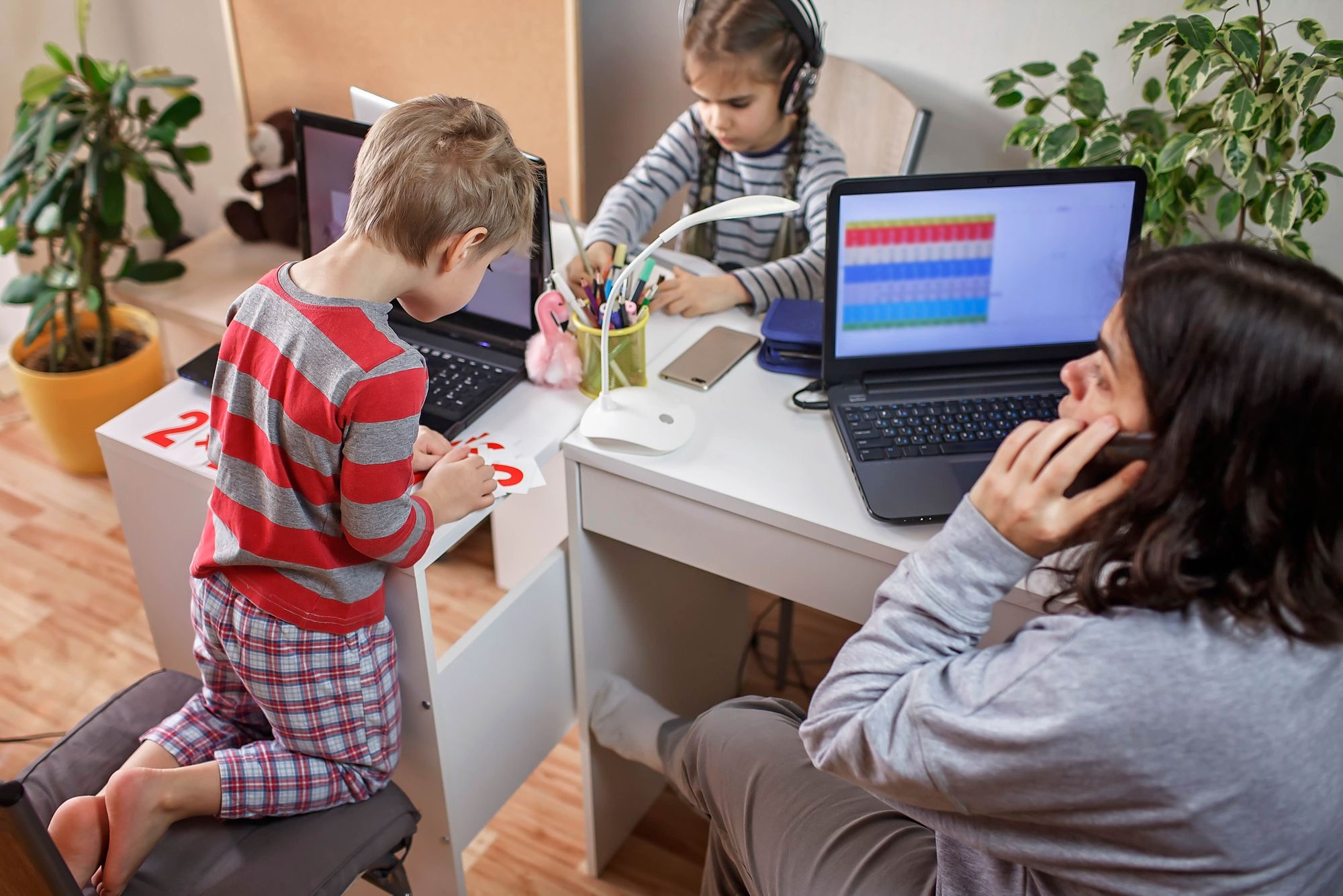 A Comprehensive Guide to Designing Effective Hybrid Classes